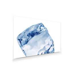 Primedeco Glasbild Wandbild Ein Eiswürfel von Nahem mit Aufhängung
