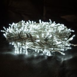 Linder Lichterkette 400er LED Lichterkette Beleuchtung weiß Weihnachten Kabel transparent, für Innen- und Außenbereiche