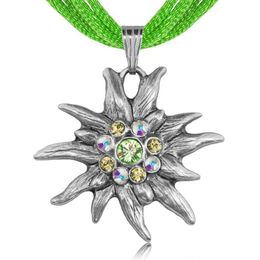 P.S. Schuhmacher Kette mit Anhänger Edelweiß Halskette mit Kristallen von Swarovski® -