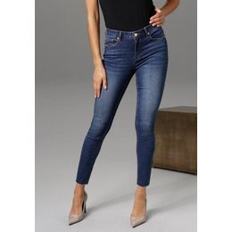Aniston CASUAL Skinny-fit-Jeans regular waist - mit ausgefransten Beinabschluss, blau