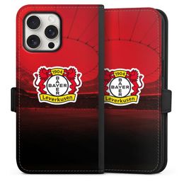 DeinDesign iPhone 15 Pro Max Handy Klapph&uuml;lle Handyh&uuml;lle aus Kunst Leder schwarz Flip Case Bayer 04 Leverkusen Official Licensed Product Stadium Sideflip mit 