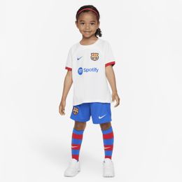 FC Barcelona 2023/24 Away dreiteiliges Nike Dri-FIT-Set für jüngere Kinder - Weiß