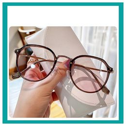 PACIEA Brille Ultra leichte und modische Anti-Blaulicht Gläser für Frauen