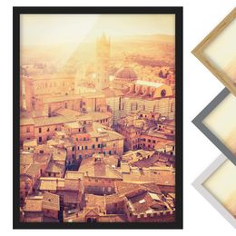 Bilderwelten Bild mit Rahmen Fiery Siena - gerahmte Wandbilder Print Skyline Stadt Wohnzimmer Schlafzimmer Bad Badezimmer K&uuml;che Flur Esszimmer Orange