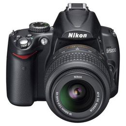 Spiegelreflexkamera D5000 - Schwarz + Nikon Nikon Nikkor AF-S DX VR 18-55 mm f/3.5-5.6 + Nikon Nikkor AF-S VR DX 55-200 mm f/4-5.6G ED f/3.5-5.6 + f/4