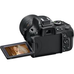 Spiegelreflexkamera - Nikon D5100 Schwarz + Objektivö Nikon AF-S DX Nikkor 18-55mm f/3.5-5.6G