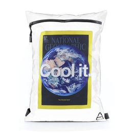 National Geographic Cityrucksack EARTH, aus recycelten PET-Flaschen, weiß