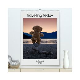 Calvendo Wandkalender Travelling Teddy in Europa (Premium