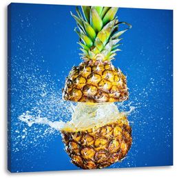 Pixxprint Leinwandbild Ananas mit Wasser bespritzt