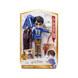 Spin Master Wizarding World Harry Potter - Geschenkset mit Harry Potter-Puppe, Spielfigur ca. 20,3 cm gro&szlig;, inkl. Besen, Tarnumhang und weiterem Zubeh&ouml;r