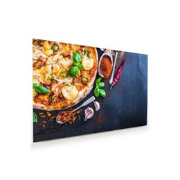 Primedeco Glasbild Wandbild Pizza mit Gewürzen mit Aufhängung