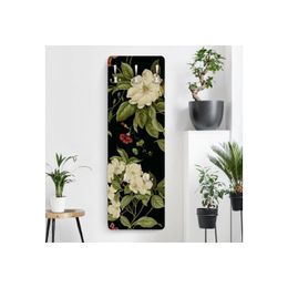 Bilderdepot24 Garderobenpaneel grün Blumen Botanik Tropisch Retro Vintage Gartenblumen auf Schwarz (ausgefallenes Flur Wandpaneel mit Garderobenhaken Kleiderhaken hängend)