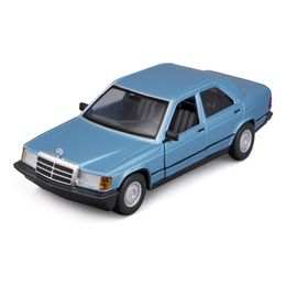 Bburago 18-21103 - Modellauto - Mercedes 190E ´87 (diamant blau, Maßstab 1:24) Modell Auto