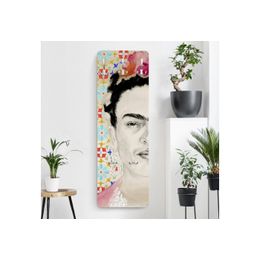 Bilderdepot24 Garderobenpaneel Design Kunst Menschen Pop Art Frida mit rosa Blüten II (ausgefallenes Flur Wandpaneel mit Garderobenhaken Kleiderhaken hängend)