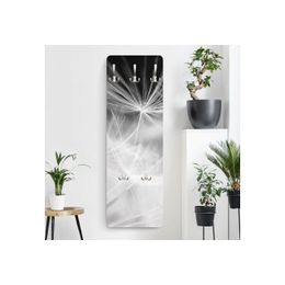 Bilderdepot24 Garderobenpaneel schwarz-weiß Blumen Floral Natur Design Pusteblume Design (ausgefallenes Flur Wandpaneel mit Garderobenhaken Kleiderhaken hängend)