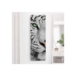 Bilderdepot24 Garderobenpaneel schwarz-weiß Schwarz Weiß Tiere Weißer Tiger Design (ausgefallenes Flur Wandpaneel mit Garderobenhaken Kleiderhaken hängend)