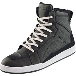 Held Marick, Schuhe