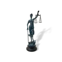 aubaho Skulptur Bronzefigur Justitia Justizia mit Waage Bronze Skulptur Statue Antik-S