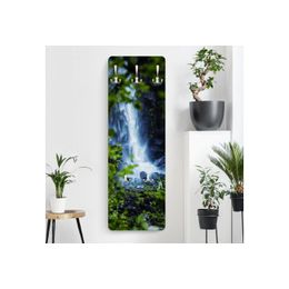 Bilderdepot24 Garderobenpaneel grün Natur Blick zum Wasserfall Design (ausgefallenes Flur Wandpaneel mit Garderobenhaken Kleiderhaken hängend)