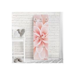 Bilderdepot24 Garderobenpaneel rosa Blumen Floral Dahlie in Pastellrosa Design (ausgefallenes Flur Wandpaneel mit Garderobenhaken Kleiderhaken hängend)