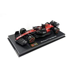 Bburago 18-38086 - Modellauto - F1 Alfa Romeo C43 #77 Bottas (mit Helm, Maßstab 1:43) Formel 1