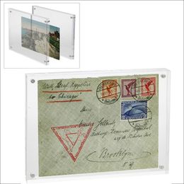 Foto- und Postkartenrahmen mit Magnetverschluß aus Acryl, Format außen 17,5 x 13 x 2 cm