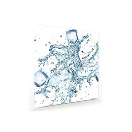 Primedeco Glasbild Wandbild Quadratisch Eiswürfel im Splash mit Aufhängung