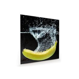 Primedeco Glasbild Wandbild Quadratisch Banane im Wasser mit Aufhängung
