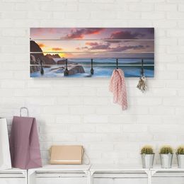Bilderwelten Wandgarderobe blau Strand Motiv Flurgarderobe - Am Meer in Cornwall - Himmel Garderobenpaneel Flur