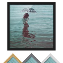 Bild mit Rahmen Spaziergang im Wasser - gerahmte Wandbilder Print Portrait Wohnzimmer Schlafzimmer Bad Badezimmer K&uuml;che Flur Esszimmer