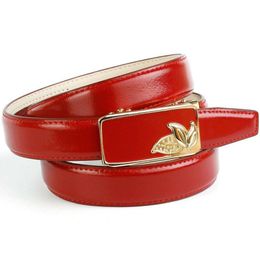 Anthoni Crown Ledergürtel in rot mit, Schnalle mit kleinen Blättern, rot