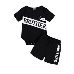 Lapastyle Shirt & Shorts 2-tlg Set aus kurzärmligem Strampler & Shorts mit Briefdruck für Babys Modische Outfit Kleidung in Kontrastfarben für Jungen Neugeborene