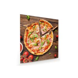 Primedeco Glasbild Wandbild Quadratisch Pizza auf Holzplatte mit Aufhängung