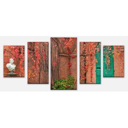 wandmotiv24 Mehrteilige Bilder Efeu mit roten Blättern wachsen auf einer roten Mauer