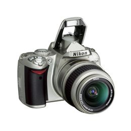 Spiegelreflexkamera - Nikon D40 Grau + Objektivö Nikon AF-S DX Nikkor 18-55mm f/3.5-5.6G ED II