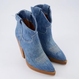 TK Maxx Blaue Jeans-Cowboystiefel mit Absatz