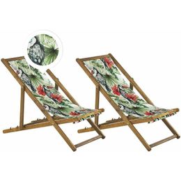 Beliani Liegestühle 2er Set aus hellem Akazienholz mit mehrfarbigen Bezügen Tukanmotiv zusammenklappbar Gartenausstattung Outdoor Gartenzubehör Modern - Weiß
