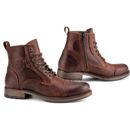 Falco Kaspar, Schuhe