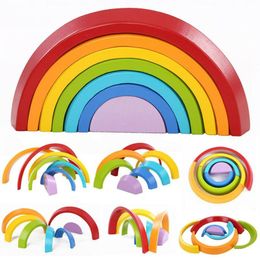 Hölzerner Regenbogen spielt 7pcs Regenbogen-Stapler pädagogisches Lernspielzeug Puzzles bunte Bausteine für Kinder Baby-Kleinkinder LAVENTE