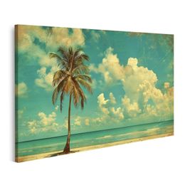islandburner Leinwandbild Ein majestätischer Palmenbaum dominiert den tropischen Strand vor blau