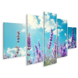 islandburner Leinwandbild Nahaufnahme: Duftende Lavendelblüten unter blauem Himmel - Bio-Kosmeti