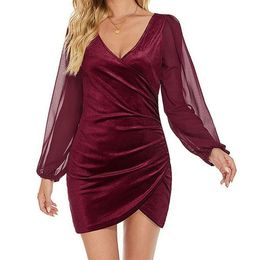 AFAZ New Trading UG Abendkleid Damen-Minikleid mit tiefem V-Langarm und Pailletten