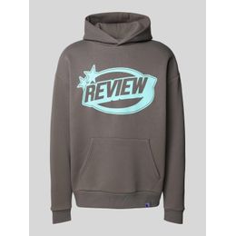 Review Hoodie mit Label-Print