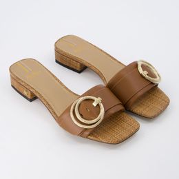 TK Maxx Braune Sandalen mit goldfarbener Schnalle aus Leder