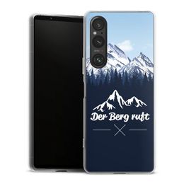 DeinDesign Handyhülle Wanderlust Berg Himmel Winterparadies, Sony Xperia 1 V Silikon Hülle Bumper Case Handy Schutzhülle, weiß