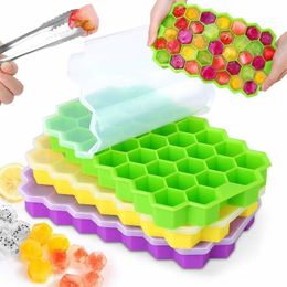 Silikon-Eisform mit Deckel – 3 Stück, 37 Eiswürfel, BPA-frei, leicht herausnehmbare Eisformen – kann im Gefrierschrank und Ofen verwendet werden.