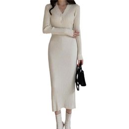 KIKI A-Linien-Kleid Strickkleid Damen Slim Elegant Winter Knopf V Ausschnitt Pullover