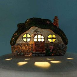 Fairy Garden Statue House Figur, schönes Kaminhaus mit Solar-LED-Leuchten für Indoor Outdoor Patio Garden Rasen Ornamente Geschenk