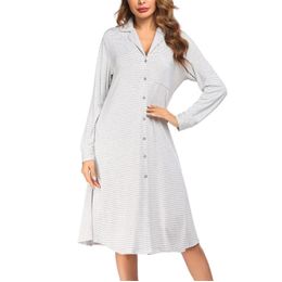 RUZU UG Pyjama Langarm-Kleid mit gestreiftem Nachthemd und Knopfleiste