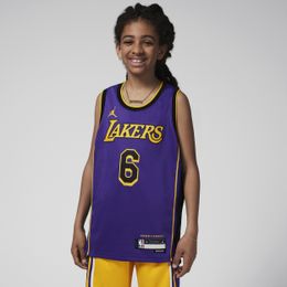 Los Angeles Lakers Statement Edition Nike Dri-FIT Swingman Trikot für ältere Kinder - Lila